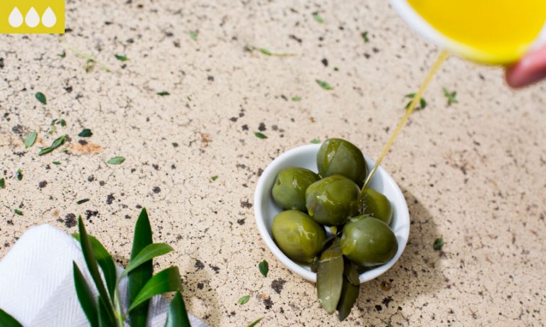 Preserving olives - our simple recipe for preserving olives at home